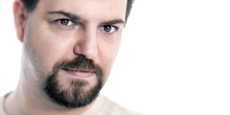 Pointed goatee beard: How to grow and the best styles